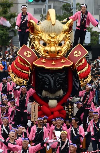 10番曳山上杉謙信の兜 唐津くんち曳山紹介5 写真画像 2 2 西日本新聞me