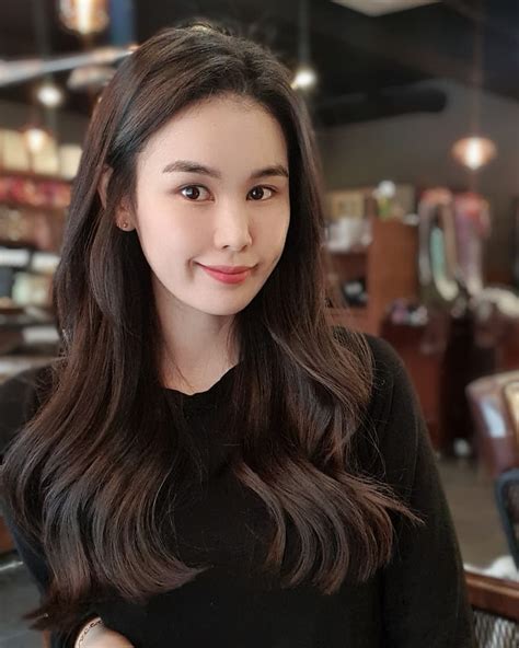 헤어살롱결 붙임머리 가을느낌으로다 머리 잘랐어요🤍 이러다 몇일뒤에 머리붙이고 나타날수도🤣🤣