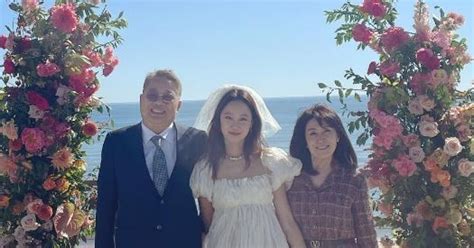 ‘케빈오♥ 공효진 父母 손 꼭 잡은 결혼식 현장 공개 감사해요”