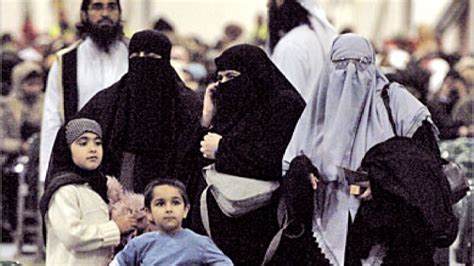 مقتل مسلمين اثنين في بريطانيا لدوافع عنصرية أخبار الجزيرة نت