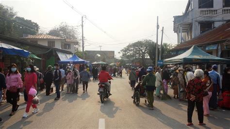 ကျိုင်းတုံမြို့၌ တစ်နှစ်လျှင် တစ်ရက်သာကျင်းပသည့် စော်ဘွားဟောင်းဈေးနေ့ က