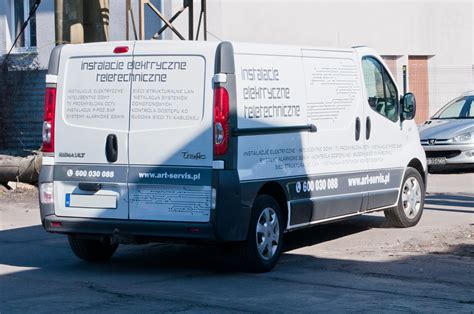 Reklama Na Aucie Renault Trafic Cargraphics Zmiana Koloru Auta Szczecin