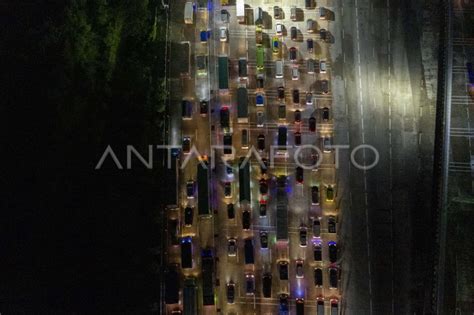 PUNCAK ARUS MUDIK GELOMBANG PERTAMA ANTARA Foto