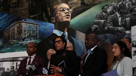 Malcolm X Le Figlie Riaprono Il Caso E Fanno Causa A Cia Fbi E