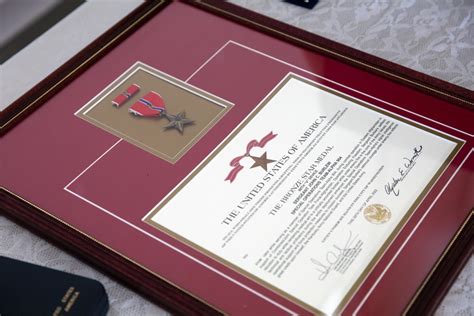Kentucky Army Guard Veteran Awarded Bronze Star With Valor Article