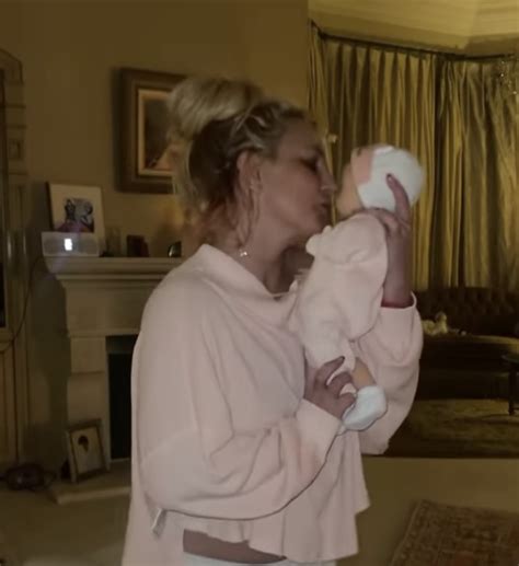 Britney Spears Jokes She S Had A Baby Then Dances In Her Underwear In Bizarre New Posts The