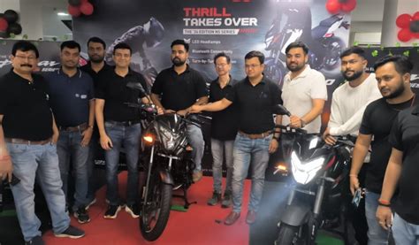 आकर्ष बजाज पटना में 24 वें एडिशन बजाज पल्सर एनएस 200 160 एवं 125 की लॉन्चिंग सम्पन्न Apni Baat