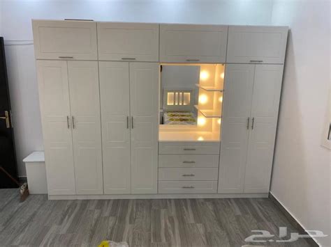 دولاب تصميم جديد مع تسريحة وسط موقع حراج