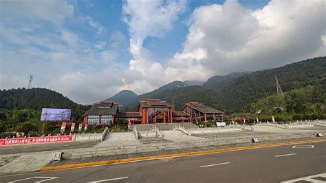 離開【武陵山大裂谷景區】 Come To Wuling Mountain Great Rift Valley Scenic Area