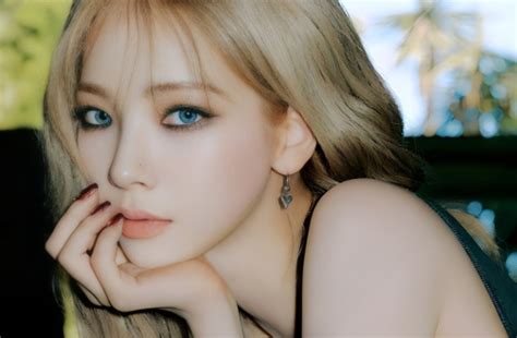 Aespa Karina Karina Krystal Jung Eye Details