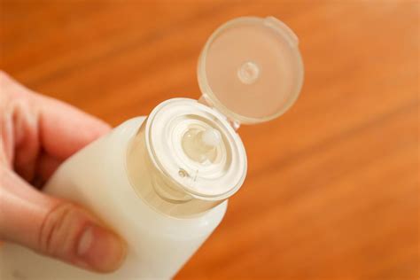 Muji的這款「敏感肌all In One美容凝膠」，滋潤但不黏膩，在忙碌的早晨派上用場！ Roomie