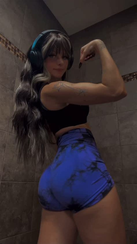 Madi Heinen Cyberbunniex • Instagram Photos And Videos