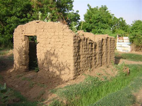 الإسكان منازل السودانيين لا تصلح لسُكنى البشر كوش نيوز