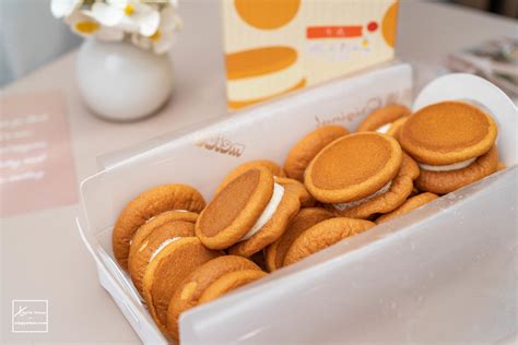 桃園八德甜點美德糕餅舖日式生乳燒 滑順滋潤的生乳內餡讓你一口接一口 快門下的幸福