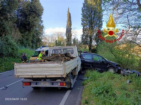 Tragico Scontro Tra Moto E Auto Muoiono Due Ragazzi Calabresi