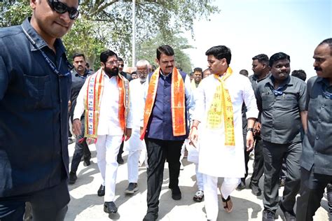 मुख्यमंत्री एकनाथ शिंदे दोन दिवसांच्या अयोध्या दौऱ्यावर पाहा Photo