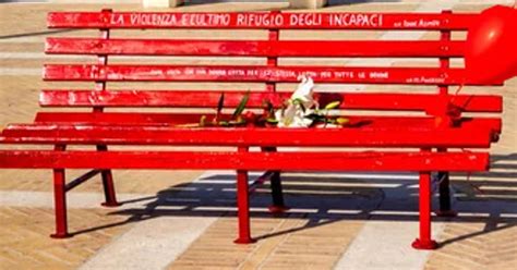 Panchina Rossa Contro La Violenza Di Genere AllOspedale San Leonardo
