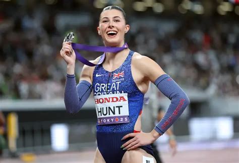 Amy Hunt Wins Shock 200m Silver At Tokyo World Championships Lbc