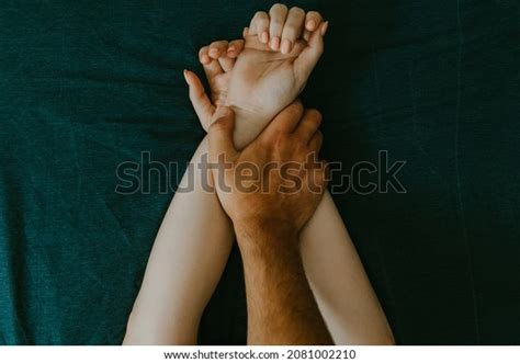 Holding Hands Sex Images Photos Et Images Vectorielles De Stock Shutterstock