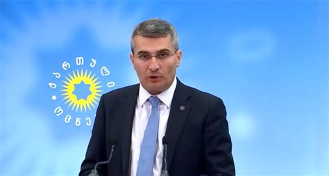 ცოცხალი ადამიანი ვერ ნახეს რომელიც წინ დაუდგებოდა და დაიწყეს ქვების სროლა ჭიშკრის მონგრევა