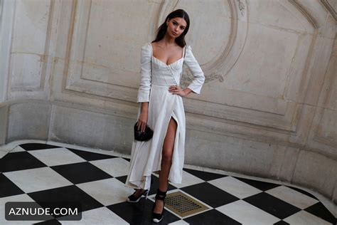 Emily Ratajkowski Attends The Christian Dior Show As Part Of Paris