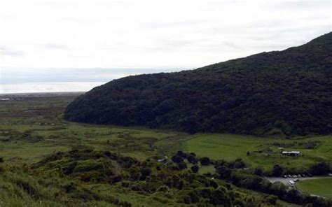 Whatipu Lodge Campground Freedom Basic Camp New Zealand