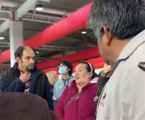 Edomex Pasajeros De Volaris Llevan Horas Varados En Aeropuerto