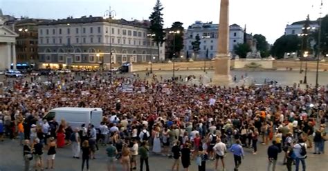No Green Pass A Roma Anche I Leghisti Siri E Borghi Dalla Piazza Cori Contro Draghi E Speranza