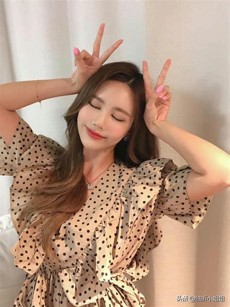 清新靓丽的女团美女李居丽个人资料 人物集