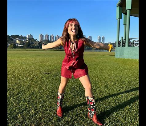 Foto Larissa Manoela recebeu críticas de internautas após reclamar de comentários sobre seu