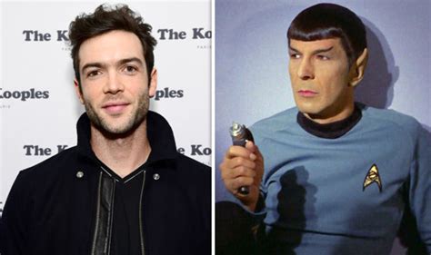Star Trek Discovery Season 2 Cast Who Is Mr Spock Actor Ethan Peck