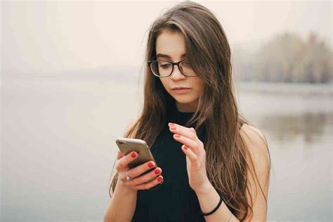 Why Is My IPhone Keyboard Split In Half How To Quickly Fix A Split Keyboard The Gadget Buyer