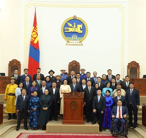 Норовын Н Алтанхуяг Эрх ашгийн эрэмбэ дарааллаараа бол эх орон ард түмэн нэгдүгээрт Тиймээс