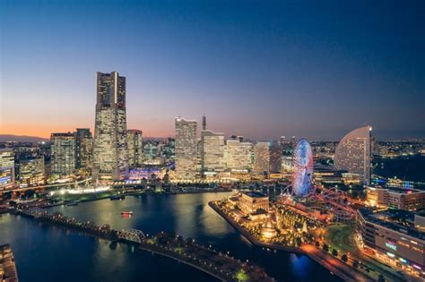 みなとみらいランドマークやコスモワールドの夜景の無料の写真素材 ID 82287フリー素材 ぱくたそ