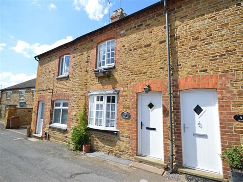 2 Bed Cottage To Rent In Manor Road Kingsthorpe Northampton Nn2 £