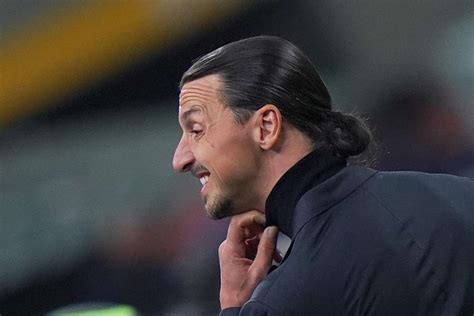 Ibra Risponde Ai Tifosi Vogliamo Fare La Storia Daccordo Con
