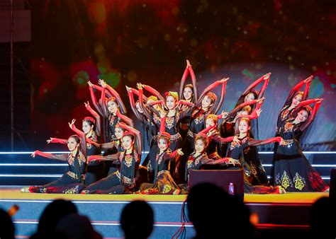 清华大学2023年毕业晚会精彩上演 清华大学