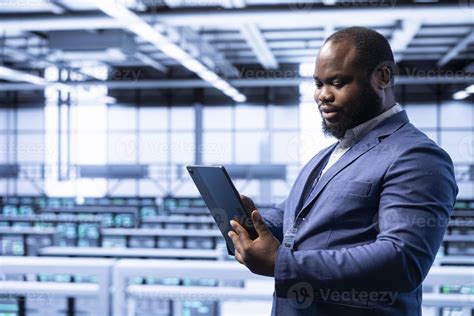 Sistema Administrador Utilizando Tableta En Datos Centrar Con Avanzado Tecnología Asegurando La