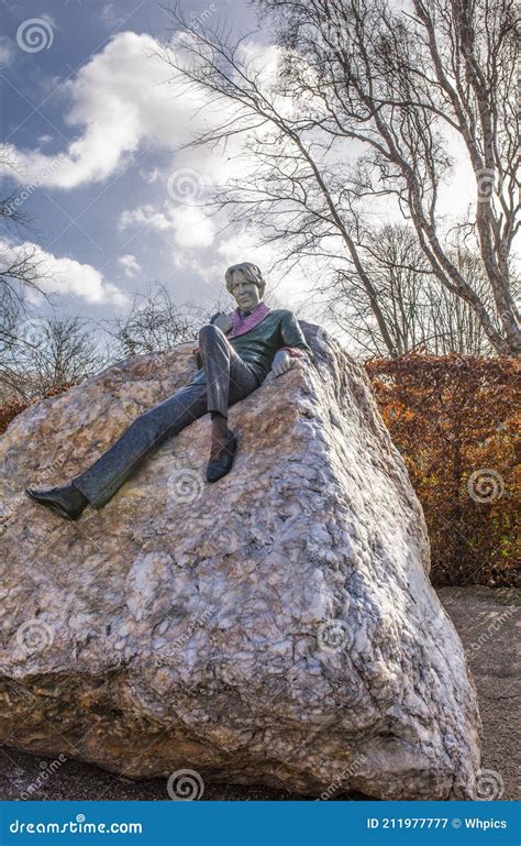 Oscar Wilde Memorial Sculpture At Dublin Ireland Editorial Photography