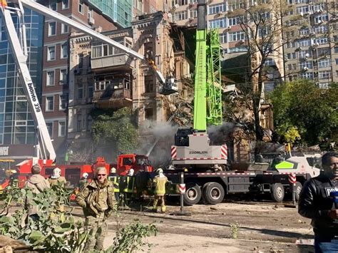 Унаслідок терористичного удару росії по багатоповерхівці в Києві