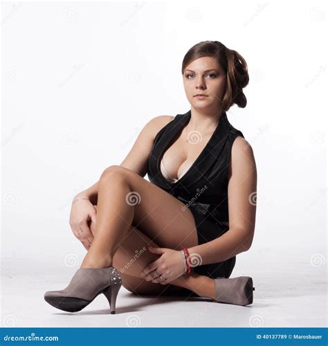 Femme En Mini Jupe Et Haut Talon Atelier Yuwa Ciao Jp