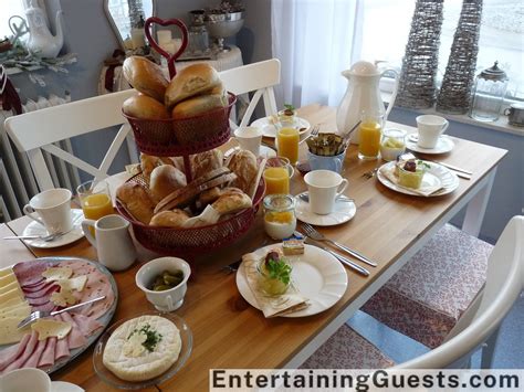 10 Heartwarming Ideas To Entertain Guests At Home Entertaining Guests
