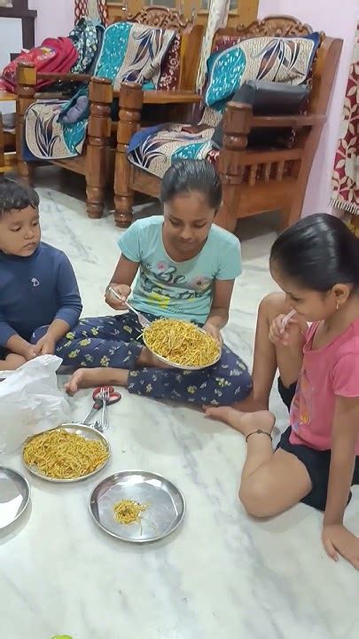 Ayyo Kutti Ki Entha Thakkovana Noodles🍜🍜 Kutti Ni Chudandi😊 Youtube