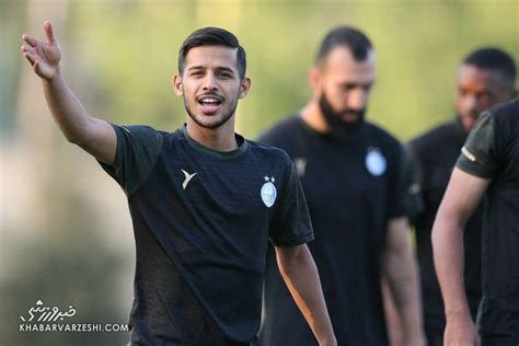 عکس واکنش متفاوت ستاره استقلال به قهرمانی هادی چوپان الگوبرداری قایدی