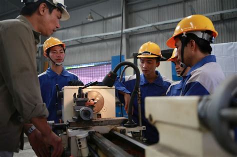 M R Ng Th Tr Ng Xu T Kh U Lao Ng M I T I Ch U U V C Javiko