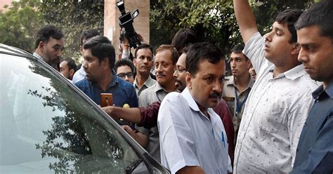 Delhi Police Detains Kejriwal