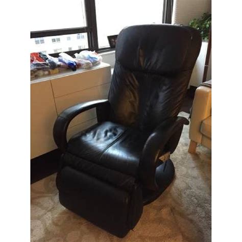 Human Touch Robotic Massaging Chairrecliner In Black Aptdeco