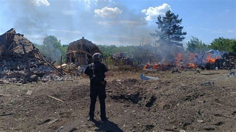 Российские войска обстреляли село Роскошное в Донецкой области три