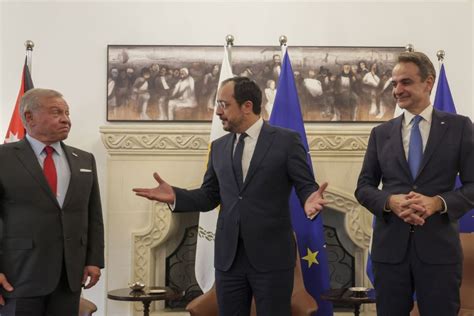 Ο Πρόεδρος της Δημοκρατίας συναντήθηκε με τον Βασιλιά της Ιορδανίας και τον Πρωθυπουργό της