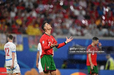 Hlv Bồ Đào Nha Lên Tiếng Về Ronaldo Rộ Tin Cr7 Dự Bị Cho Người Hùng